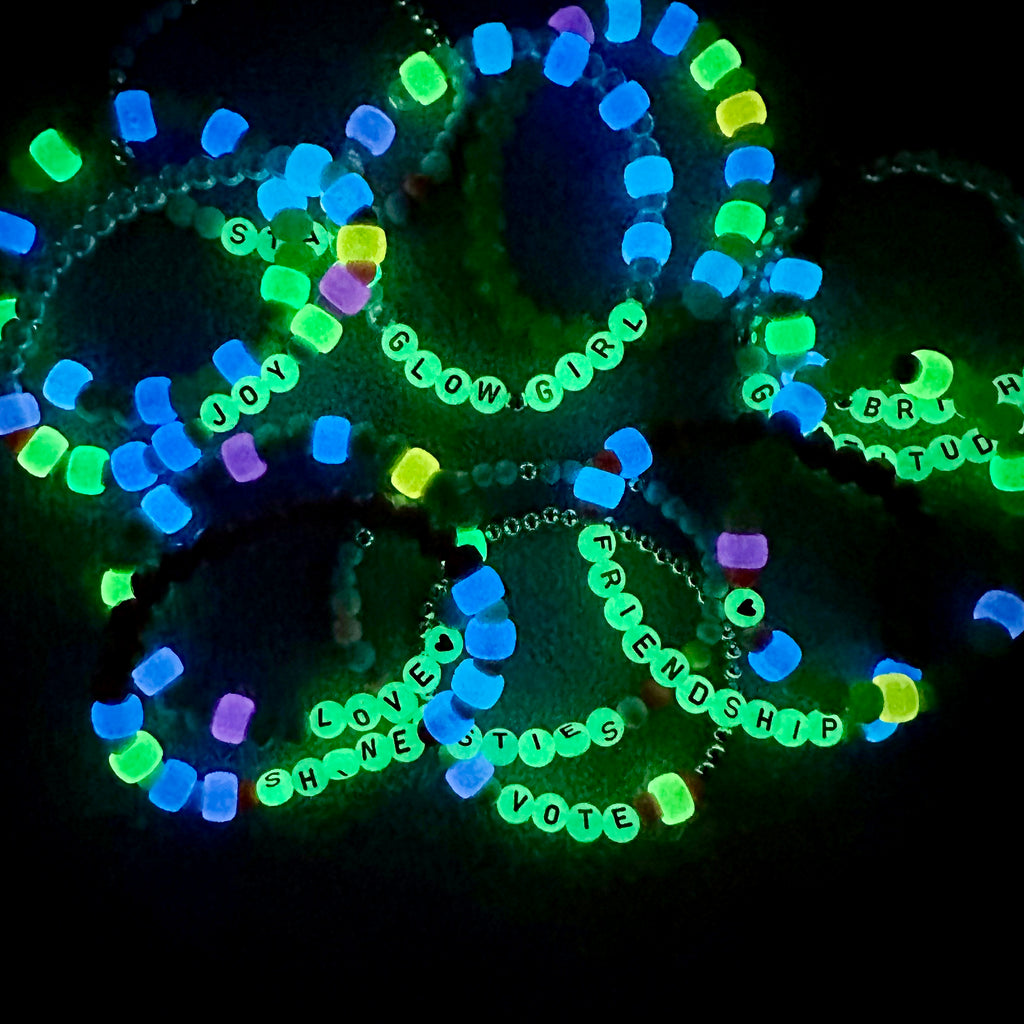 The Glow Up Glow-In-The-Dark Bracelet Making Kit – Beads, Inc.