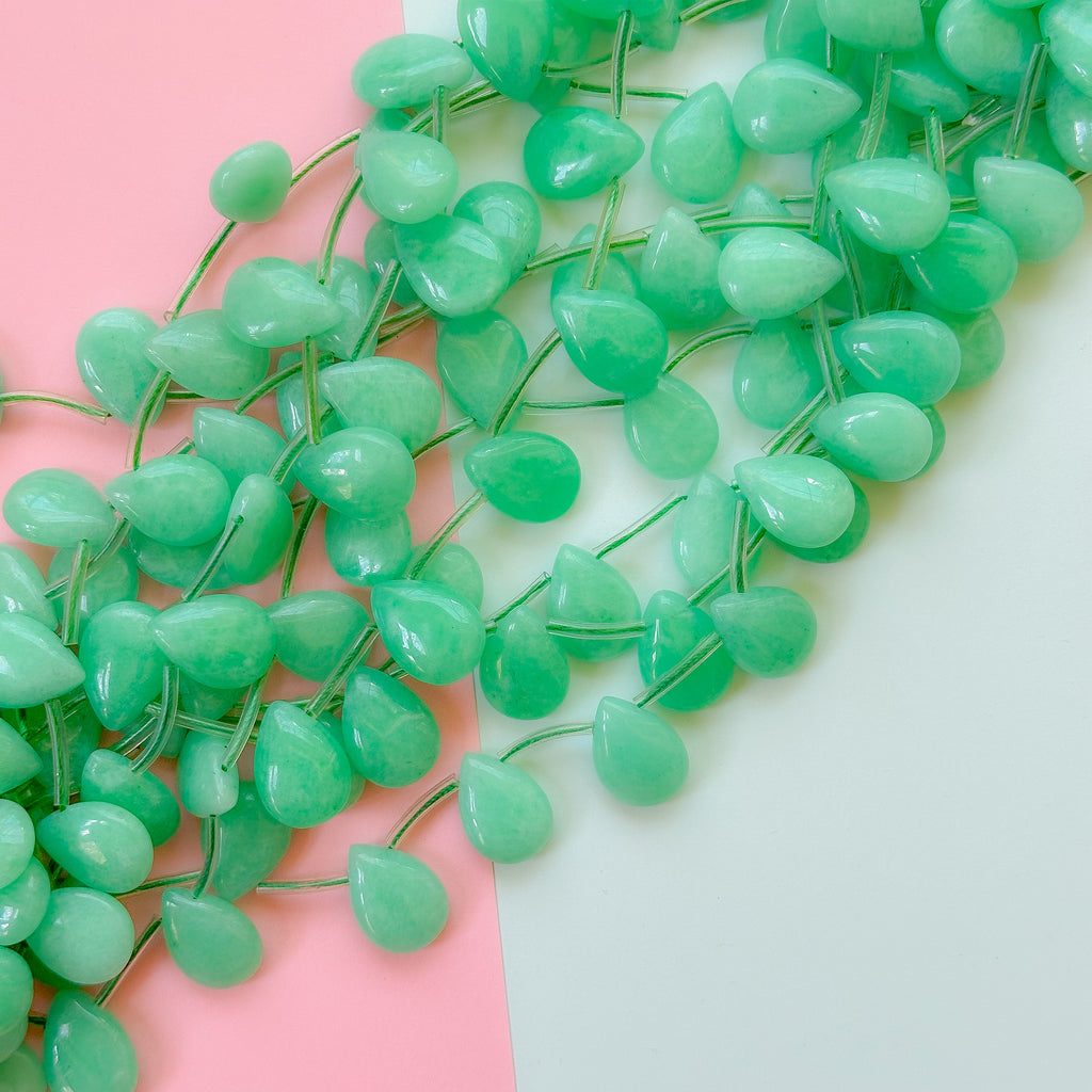18mm Wintergreen Dyed Calcite Flat Teardrop Strand – Beads, Inc.
