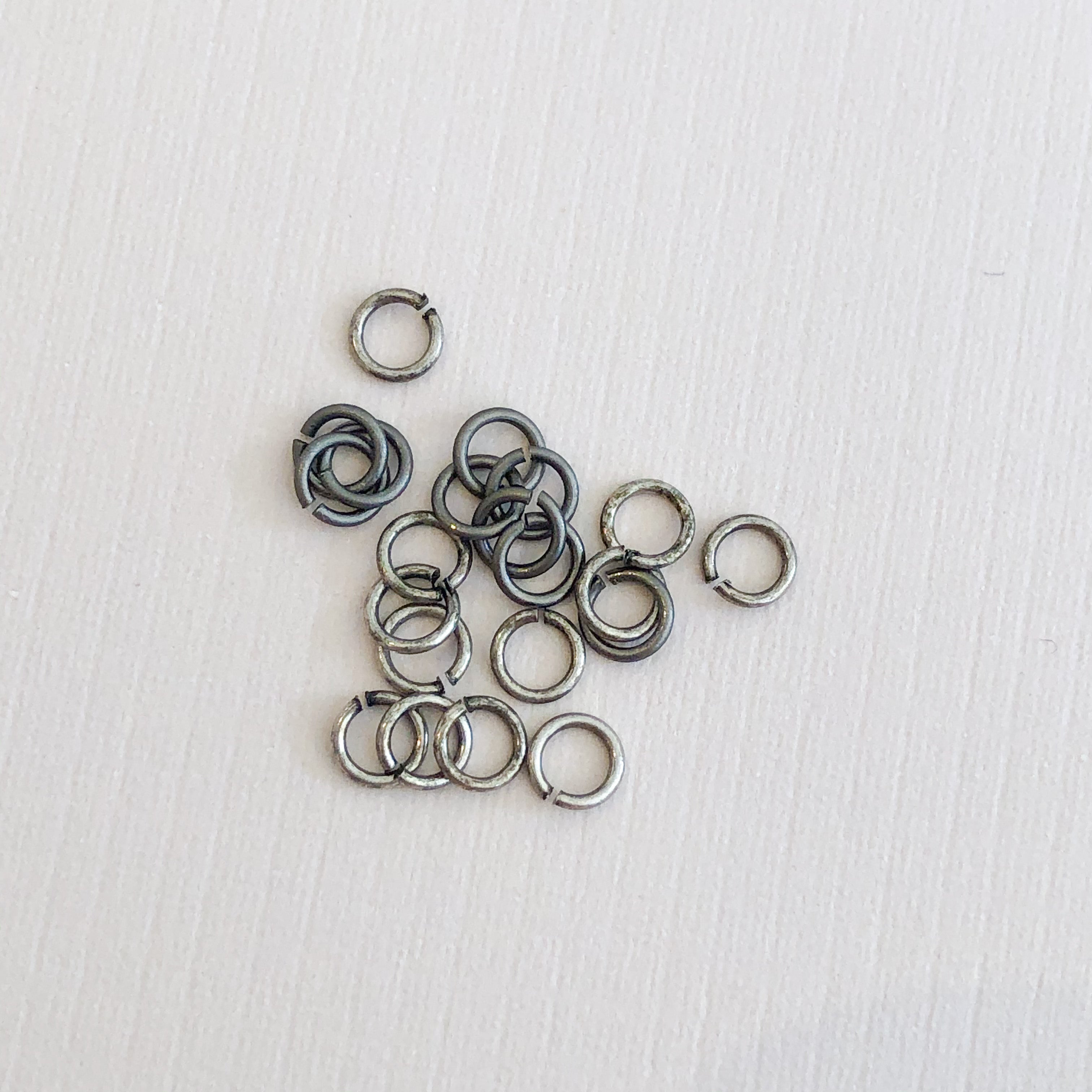 Distressed Silver Open Jump Rings - Pack of 20 – Beads, Inc.