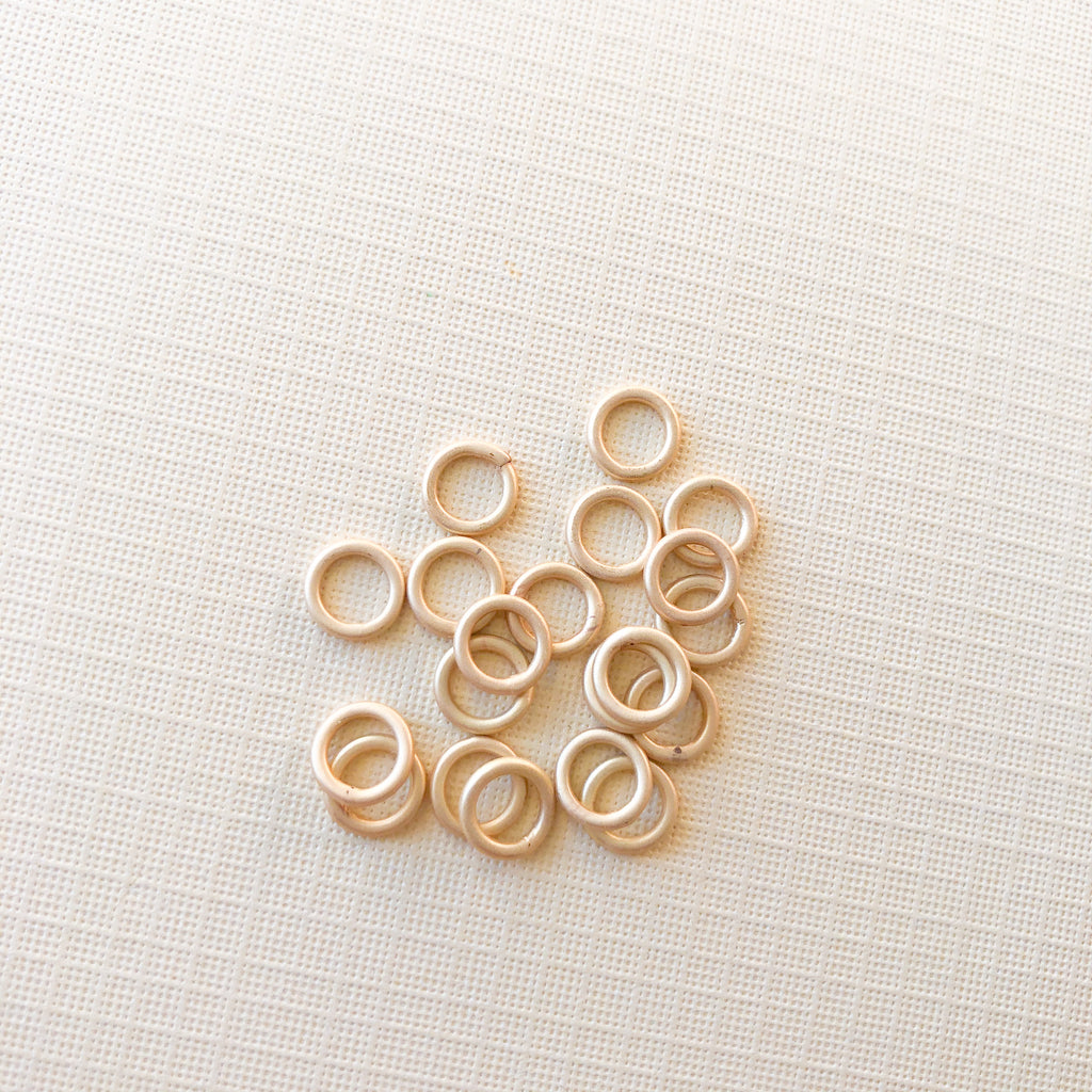 Brushed Gold Soldered Jump Rings - Pack of 20 – Beads, Inc.