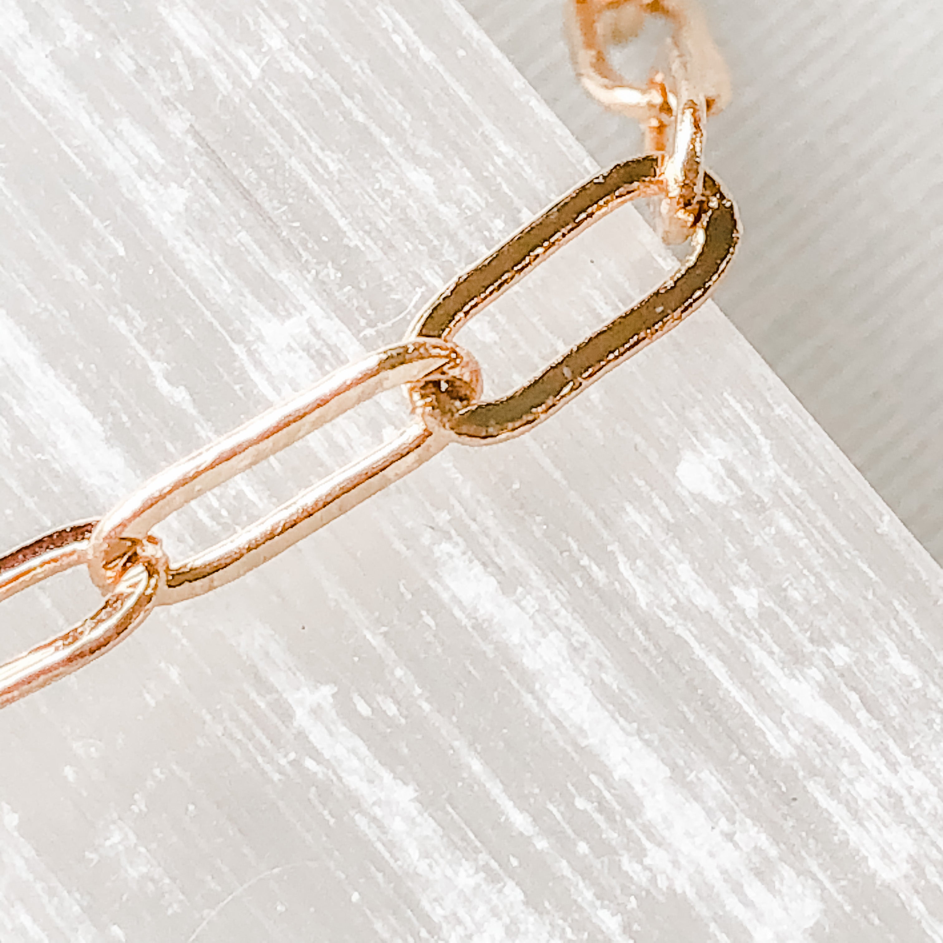 8mm Shiny Gold Flat Paperclip Chain – Beads, Inc.